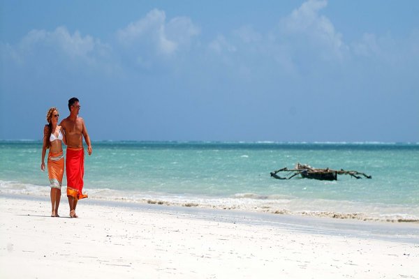 Goshen Africa Kenya Tiwi Beachfront Glamping on Indian ocean on east ...